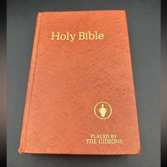 Gideons | Other | Holy Bible Placed By The Gideons English Standard Version Red Hc Book 973 ...